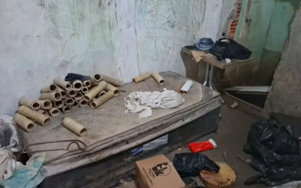 Polícia apreende pólvora e desarticula fábrica clandestina de espadas ...